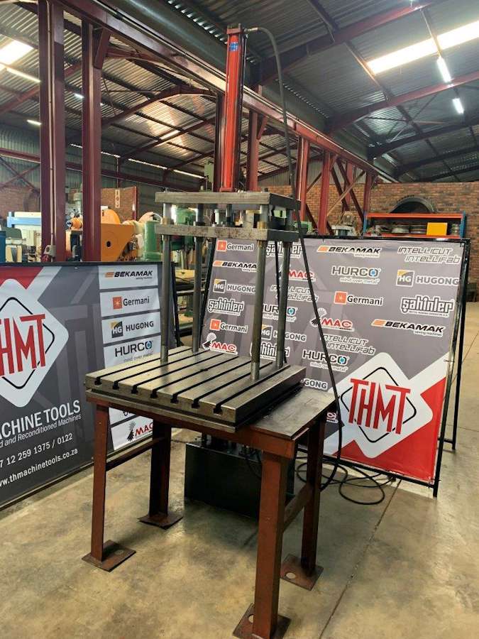 Used Machine - 220/445 Hydraulic 4-Pillar Press (11571) - TH Machine Tools