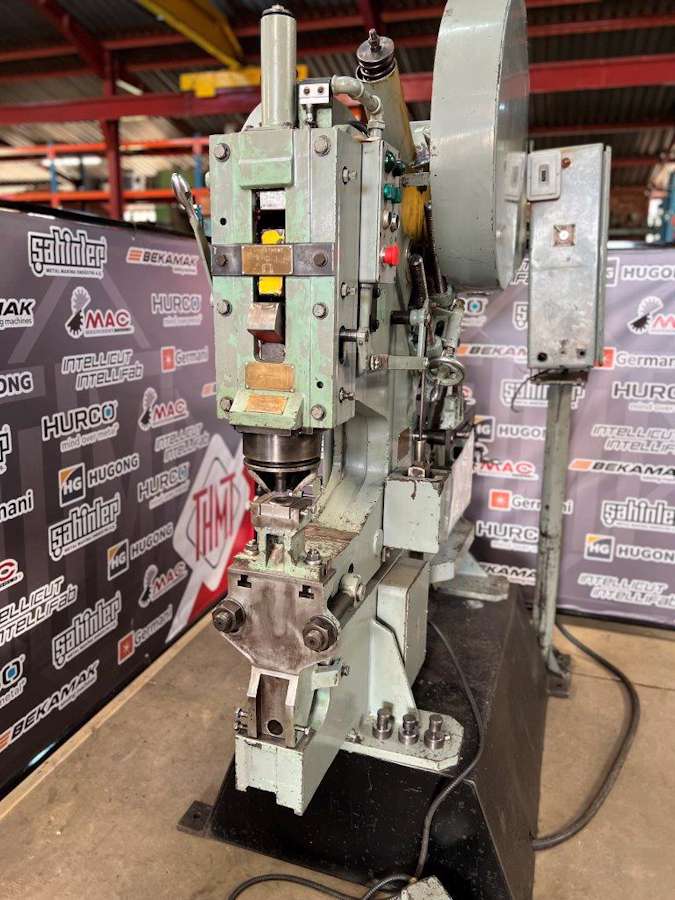 Used Machine - MTA H5222A Mechanical Cropper (12395) - TH Machine Tools