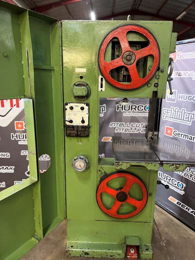 Used Machine - Kolle ST40 Vertical Band Saw (12519) - TH Machine Tools