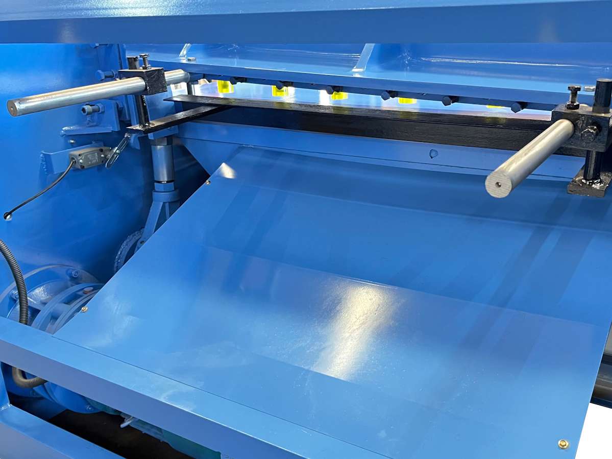 New Machine - SMAC Q11-3X1300 Motorised Guillotine (4978) - TH Machine ...