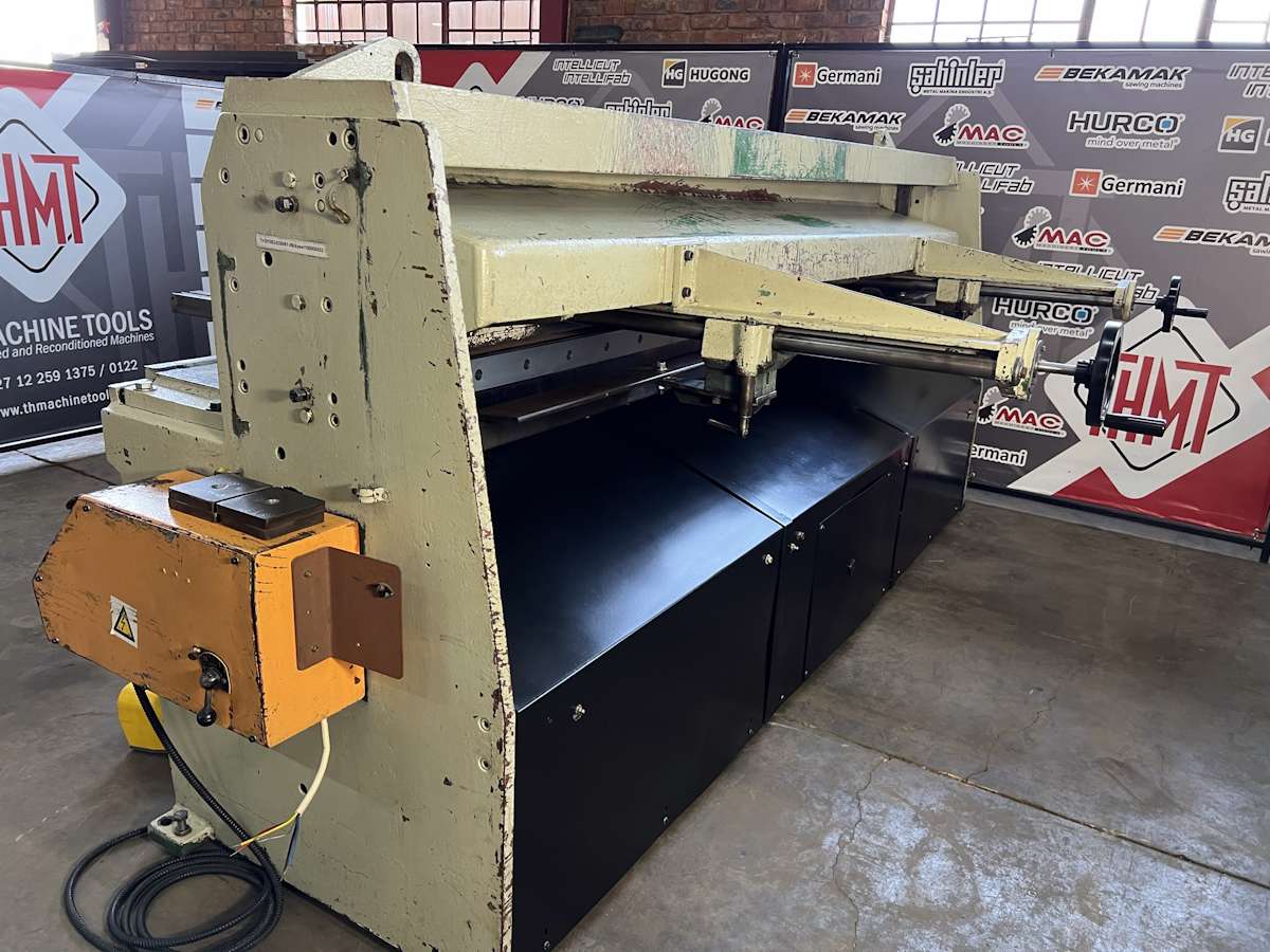 Used Machine - FJ Edwards Truecut Motorised Guillotine (11273) - TH ...