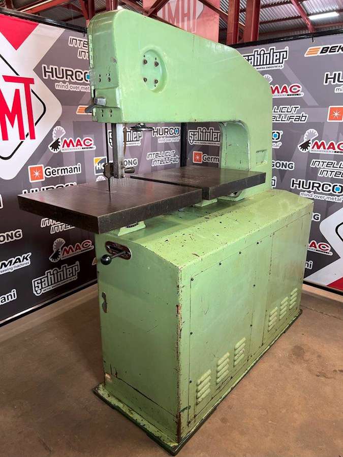Used Machine - Fuho F-900 Vertical Band Saw (13271) - TH Machine Tools