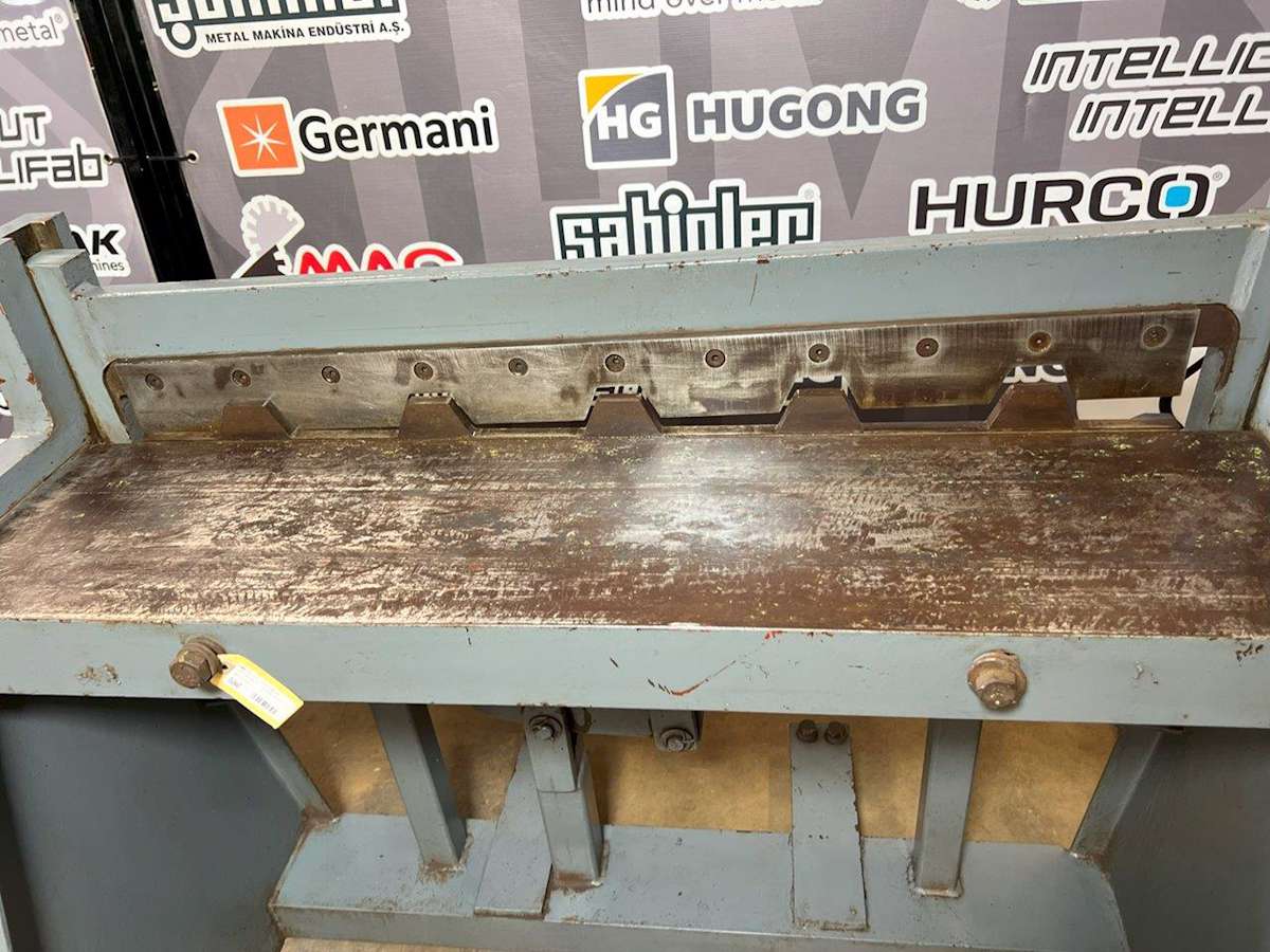 Used Machine - IBR Hand Guillotine (13573) - TH Machine Tools
