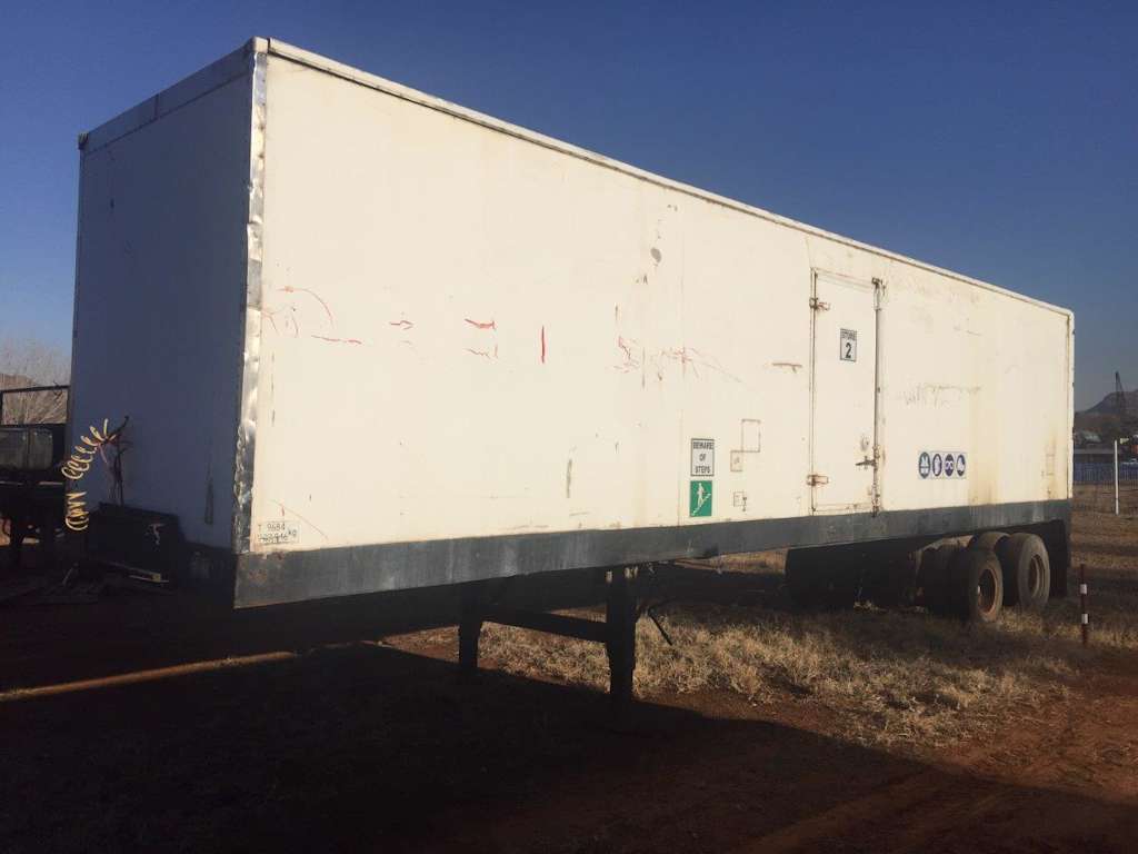 Used Machine - 12m Double axle trailer + cooler Vehicles/Trailers ...