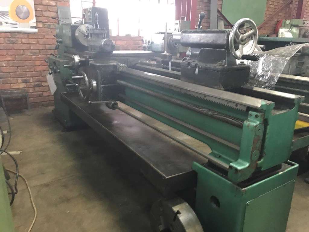 Used Machine - Tos SN50B Centre Lathe (6210) - TH Machine Tools