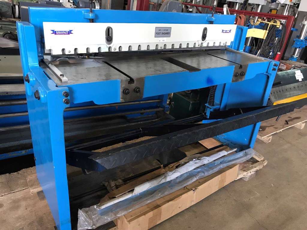 Used Machine - Mac Afric Q01-1.5x1320 Foot Guillotine (9641) - TH ...