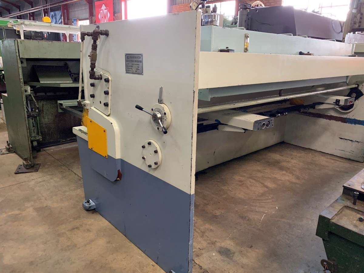Used Machine - ACL QC12Y 6 x 3200 Hydraulic Guillotine (10511) - TH ...