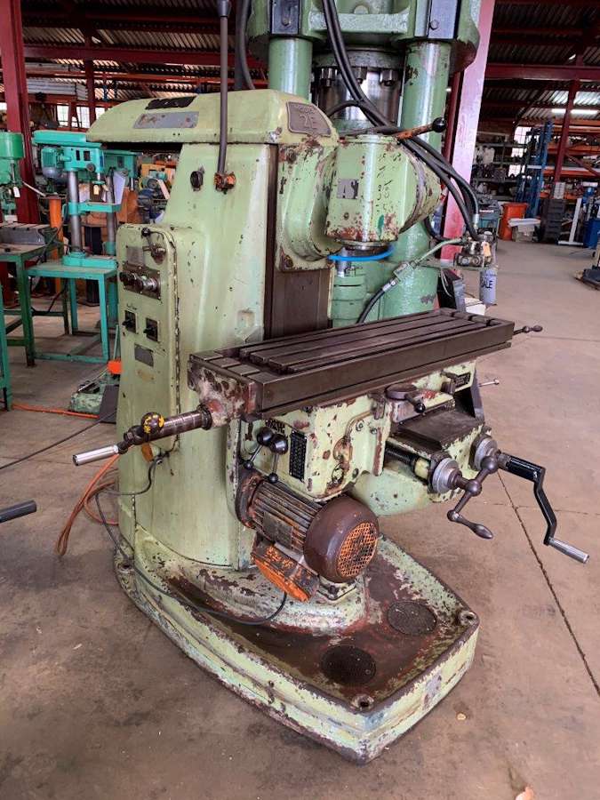 Used Machine - Adcock Shipley 2E Universal Milling Machine (5533) - TH ...