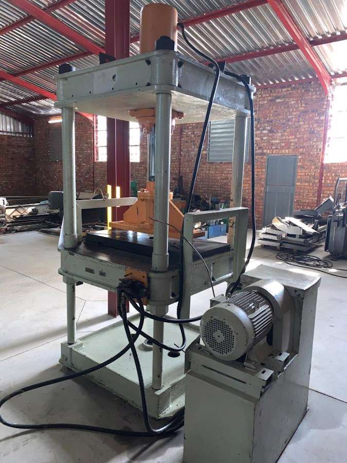 Used Machine - 100 Ton Hydraulic 4-Pillar Press (11224) - TH Machine Tools